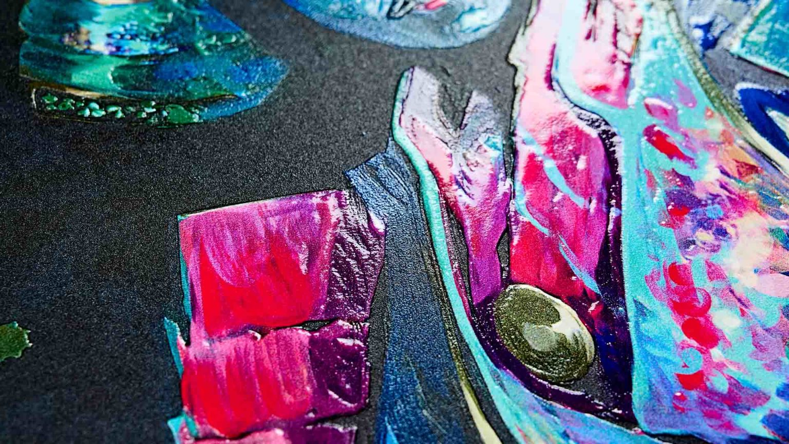 Displate announces "Textra", a new take on 2D posters | GodisaGeek.com