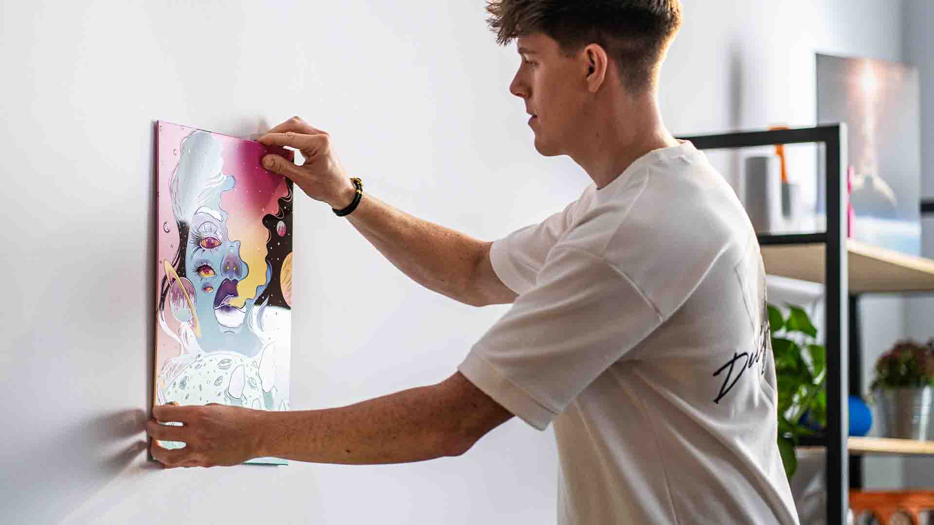 Displate announces "Textra", a new take on 2D posters | GodisaGeek.com