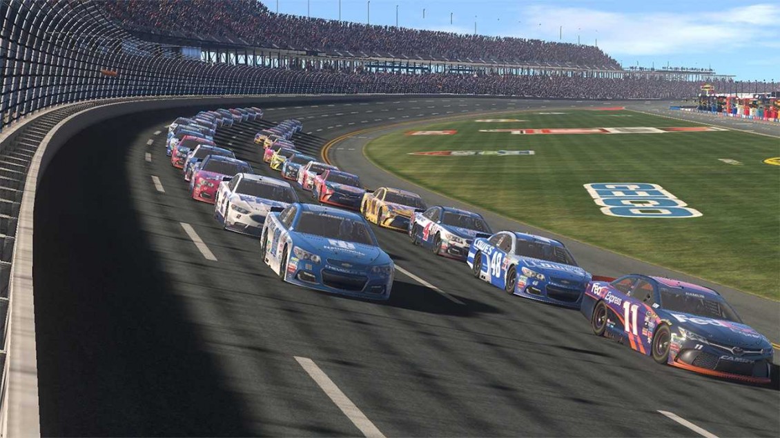 NASCAR Heat Evolution Review | GodisaGeek.com